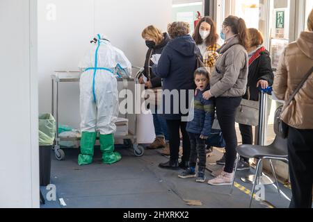 Ferrara, March 5, 2022. Ukraine refugees escaping from Russia Ukraine ...