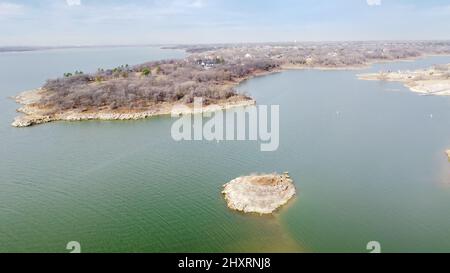 Aerial view of a shoreline at Grapevine Lake, Texas, USA Stock Photo ...
