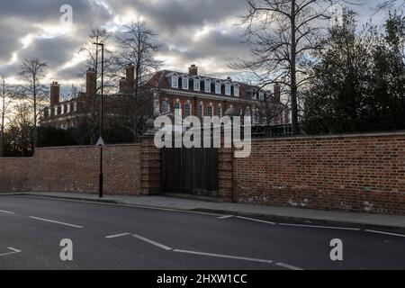 Witanhurst, the home of sanctioned Russian Oligarch, Andrey Guryev, in ...