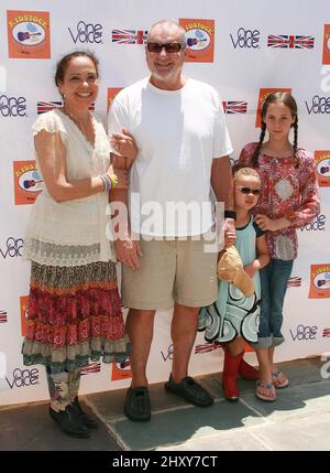 Ed O'Neill, Catherine Rusoff, Sophia O'Neill and Claire O'Neill Ed O ...