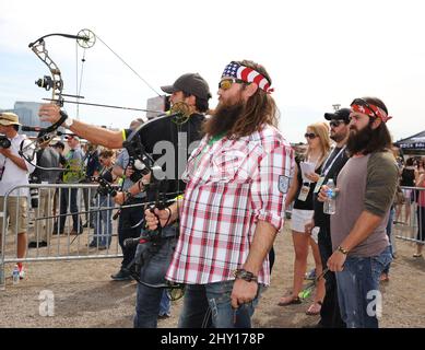 Willie Robertson and Jep Robertson attending ACM & Cabela's Great ...
