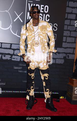 2 Chainz attending the MTV Video Music Awards 2013 at The Barclay ...