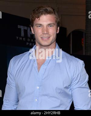 Derek Theler attending the 'Thor: The Dark World' Premiere in Los ...
