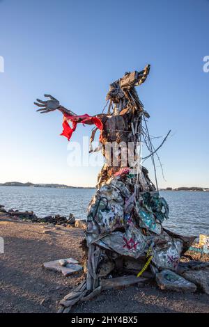 The Albany Bulb is a unique waterfront park located along the San ...