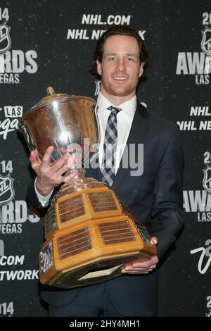 Duncan Keith (James Norris Memorial Trophy) attends the 2014 NHL Awards ...