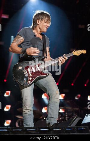Keith Urban perform during the CMA Fest at LP Field on Saturday, June 7 ...