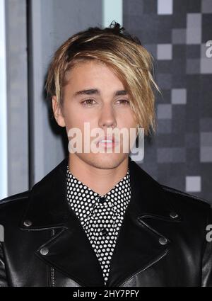 Justin Bieber arrives at the 2015 MTV Video Music Awards held at ...