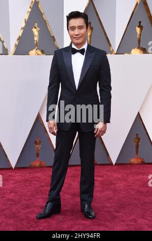 Lee Byung hun attends the arrivals of the 16th Governors Awards at The ...