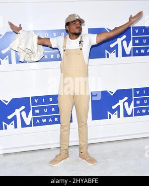 Chance the Rapper arrives at the MTV Video Music Awards on Sunday, Sept ...