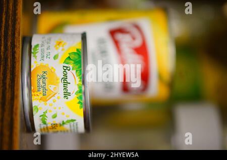 Can of "Bonduelle" conserved corn Stock Photo - Alamy
