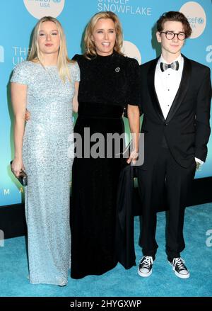 Tea Leoni & son Kyd Miller Duchovny arrives at the 14th Annual UNICEF ...