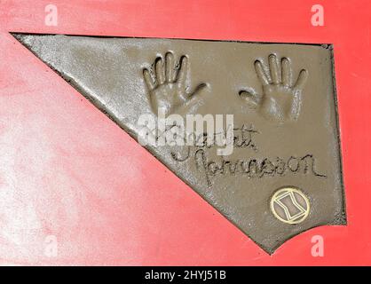 Hollywood celebrity handprints on forecourt of Grauman's Chinese ...