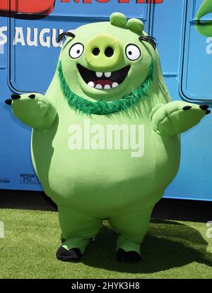 Leonard, Angry Birds at 'The Angry Birds Movie 2' World Premiere held ...