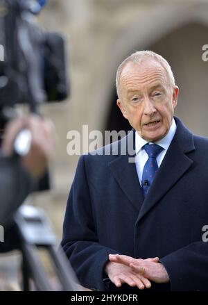 Nicholas Witchell - BBC Royal Correspondent- reporting outside the ...