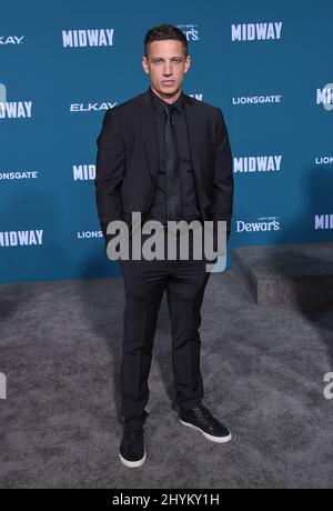 James Carpinello attending the World premiere of Midway Stock Photo - Alamy