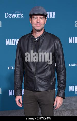 Scott Foley attending the World premiere of Midway Stock Photo - Alamy