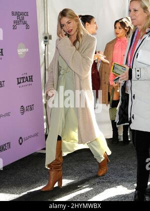 WANDER DARKLY, Sienna Miller, 2020. © Lionsgate / Courtesy Everett ...