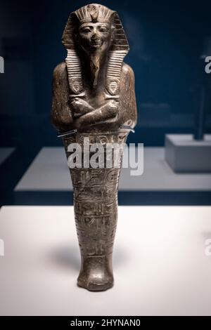 Ushebti of pharaoh Amenhotep II, serpentine, 18th dynasty, 1427-1400 BC ...