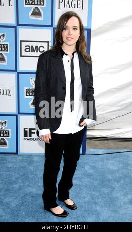 Ellen Page attends the 2008 Film Independent's Spirit Awards held at ...