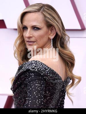 Marlee Matlin arrives on the red carpet for the 97th Academy Awards in ...