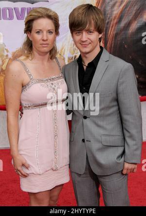 Jason Earles and Jennifer Earles at Hannah Montana: The Movie, World ...