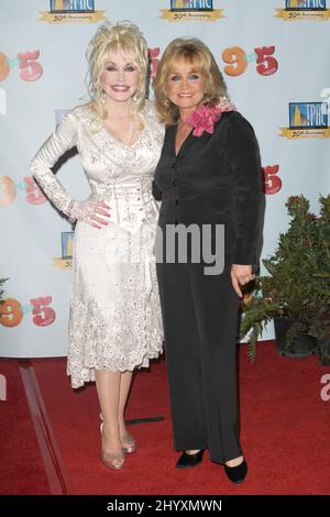 Dolly Parton and Barbara Mandrell at "9 to 5: The Musical" premiere ...