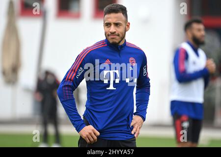 Munich, Deutschland. 15th Mar, 2022. v.re:Leon GORETZKA (FC Bayern ...