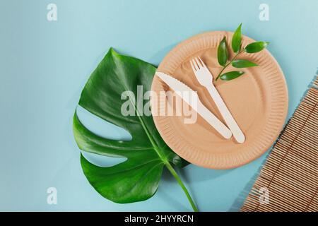 kraft disposable ecology food tableware zero waste Stock Photo - Alamy