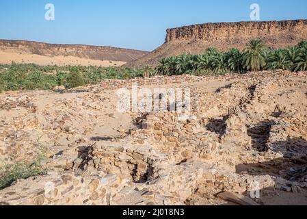 Ruins at the archaeological site in Azougui, Mauritania Stock Photo - Alamy