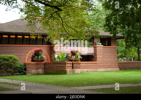 A house designed by famous architect Frank Lloyd Wright in Oak Park ...