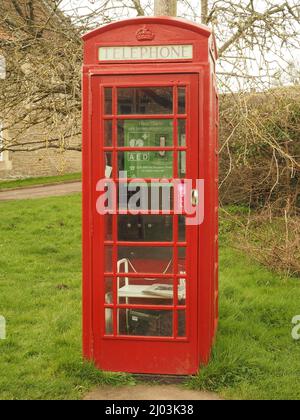Defibrilator in a repurposed red telephone box outside Bird in Hand ...