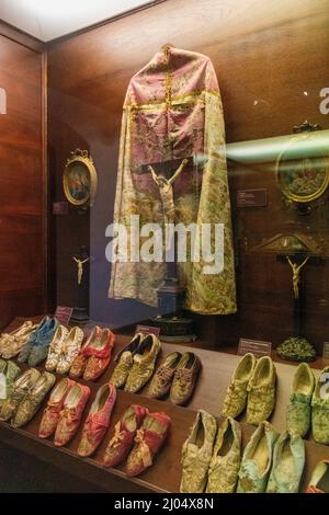 Retablo rococo de la antigua capilla de San Ignacio de Loyola con la ...
