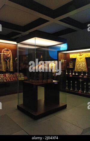 Retablo rococo de la antigua capilla de San Ignacio de Loyola con la ...