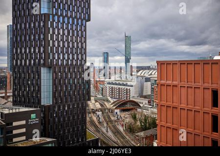 Oxford Road Station in between the changing Manchester Skyline Stock ...