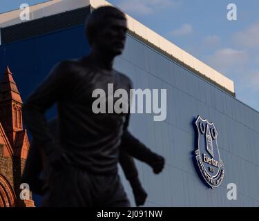 A view of Goodison Park from the Holy Trinity Statue Stock Photo - Alamy