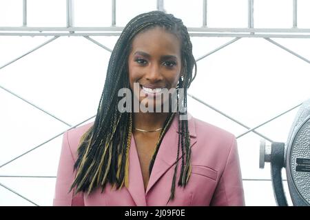 Zainab Johnson visits the Empire State Building to promote sci-fi ...