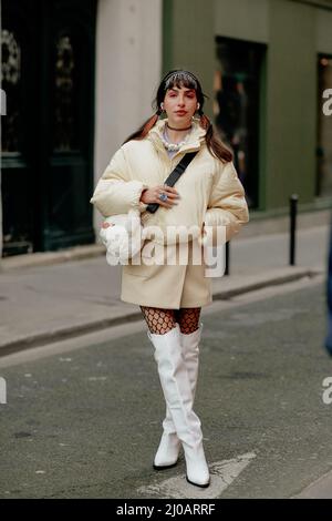 Street style, Barbara Malewicz arriving at Gauchere Spring Summer 2023 ...