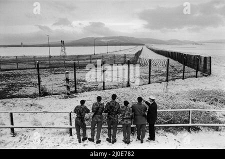 British troops patrolling the Berlin Wall between East and West Germany ...