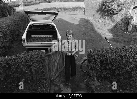 Reconstruction of the murder of Carl Bridgewater at Yew Tree Farm near ...