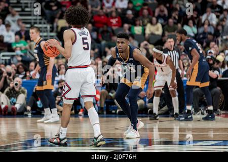 Chattanooga guard Malachi Smith (13) brings the ball down the court ...