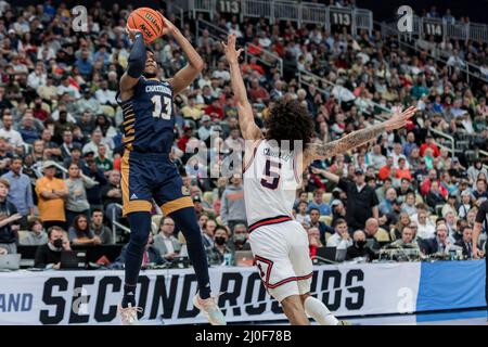 Chattanooga guard Malachi Smith (13) brings the ball down the court ...