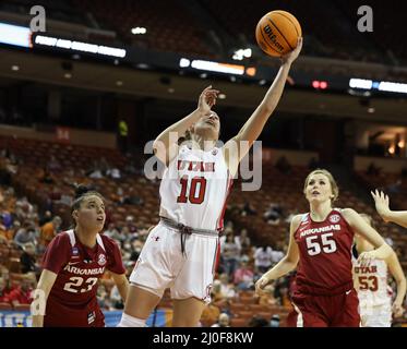 Utah guard Dru Gylten (10) dribbles during an NCAA basketball game on ...