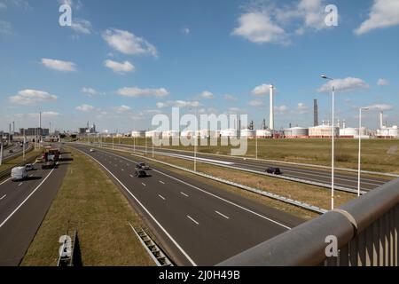 shell refinery pernis near rotterdam in holland Stock Photo - Alamy
