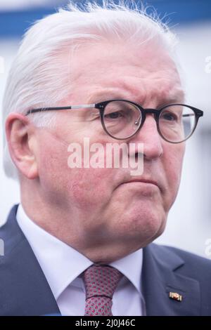 German President Frank-Walter Steinmeier, right, receives Syrian ...