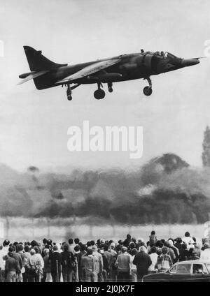 RAF HARRIER GR3 FIGHTER JET AIRCRAFT vertical take off jump jet rocket ...