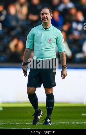 Referee Andy Davies Stock Photo - Alamy
