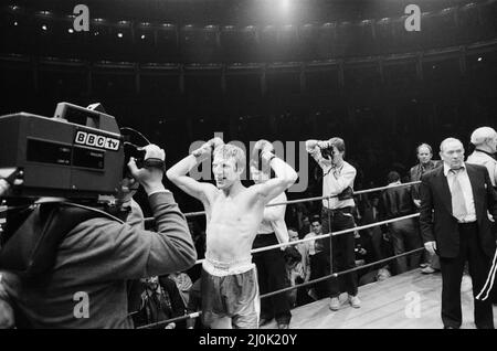 Colin Jones v Kirkland Laing for the British Welterweight Title ...