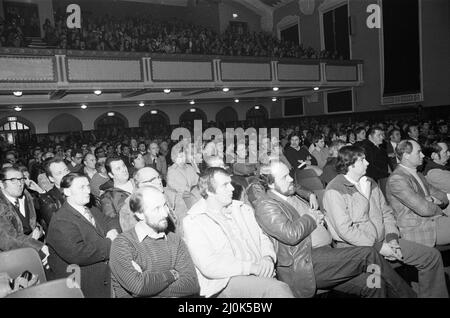 Workers from Round Oak Steelworks, Brierley Hill, West Midlands ...