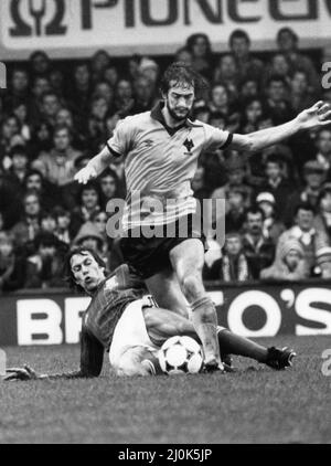 Kenny Hibbitt, Wolverhampton Wanderers Stock Photo - Alamy