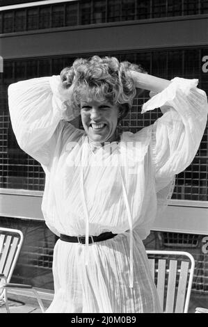 Actress Sue Nicholls. 25th March 1982 Stock Photo - Alamy